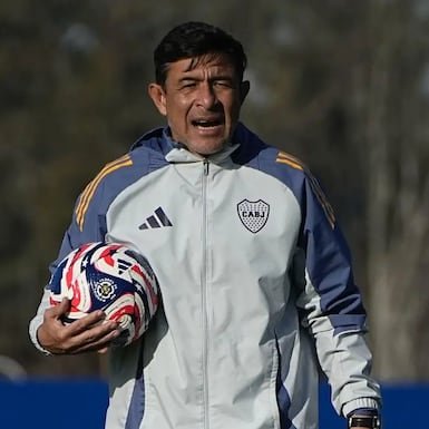 Quién es Juvenal Rodríguez, el hombre de lentes que acompaña a Claudio ...