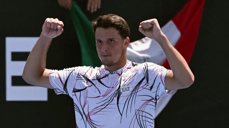 Sebastián Báez fue eliminado del Australia Open: Tomás Etcheverry y Ugo ...
